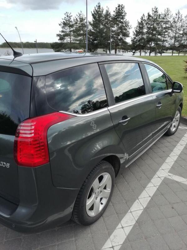 Grey Peugeot 5008 2013 in Telschi, with an engine capacity of 2.00 L and mileage of 293 thousand km for 3600 €, photo 9 on AUTOMOTO.COM.LV