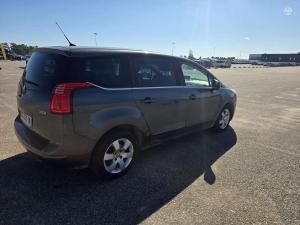 Grey Peugeot 5008 2013 in Vilnius, with an engine capacity of 1.56 L and mileage of 189 thousand km for 3800 €, photo 3 on AUTOMOTO.COM.LV