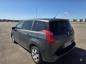 Grey Peugeot 5008 2013 in Vilnius, with an engine capacity of 1.56 L and mileage of 189 thousand km for 3800 €, photo 4 on AUTOMOTO.COM.LV