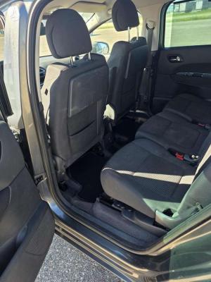 Grey Peugeot 5008 2013 in Vilnius, with an engine capacity of 1.56 L and mileage of 189 thousand km for 3800 €, photo 9 on AUTOMOTO.COM.LV