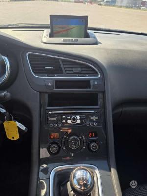 Grey Peugeot 5008 2013 in Vilnius, with an engine capacity of 1.56 L and mileage of 189 thousand km for 3800 €, photo 12 on AUTOMOTO.COM.LV