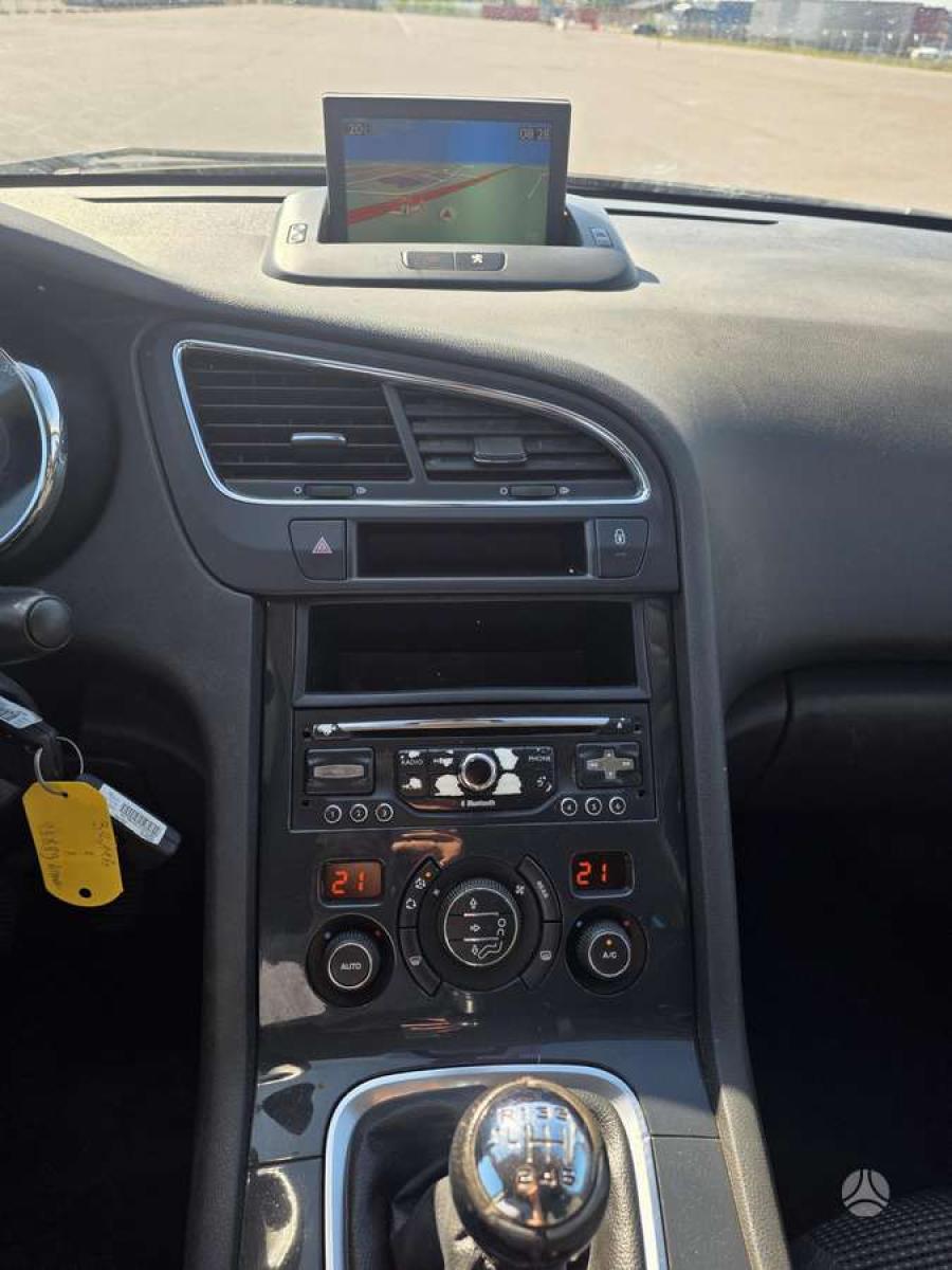Grey Peugeot 5008 2013 in Vilnius, with an engine capacity of 1.56 L and mileage of 189 thousand km for 3800 €, photo 12 on AUTOMOTO.COM.LV
