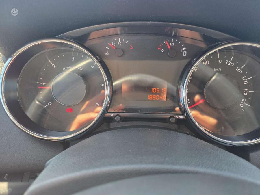 Grey Peugeot 5008 2013 in Vilnius, with an engine capacity of 1.56 L and mileage of 189 thousand km for 3800 €, photo 13 on AUTOMOTO.COM.LV