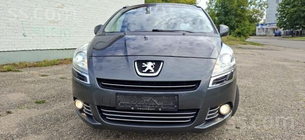 Grey Peugeot 5008 2013 in Daugavpils, with an engine capacity of 2.00 L and mileage of 258 thousand km for 4500 €, photo 2 on AUTOMOTO.COM.LV