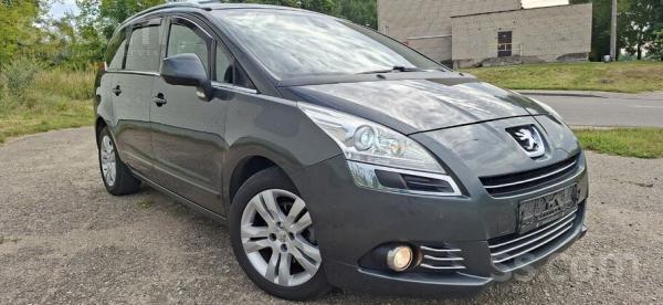 Grey Peugeot 5008 2013 in Daugavpils, with an engine capacity of 2.00 L and mileage of 258 thousand km for 4500 €, photo 3 on AUTOMOTO.COM.LV