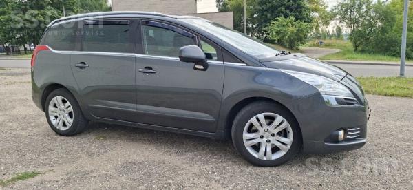 Grey Peugeot 5008 2013 in Daugavpils, with an engine capacity of 2.00 L and mileage of 258 thousand km for 4500 €, photo 4 on AUTOMOTO.COM.LV