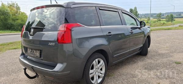 Grey Peugeot 5008 2013 in Daugavpils, with an engine capacity of 2.00 L and mileage of 258 thousand km for 4500 €, photo 6 on AUTOMOTO.COM.LV