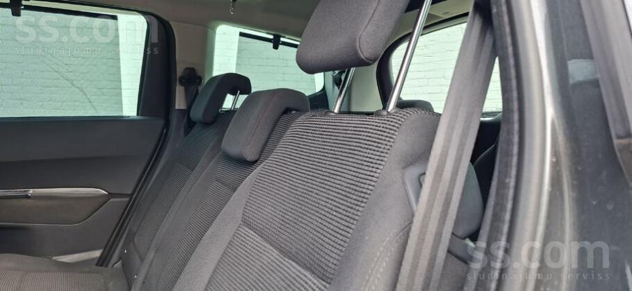 Pelēks Peugeot 5008 2013 Daugavpils, ar dzinēja tilpumu 2.00 L un nobraukumu 258 tūkst. km par 4500 €, foto 19 vietnē AUTOMOTO.COM.LV