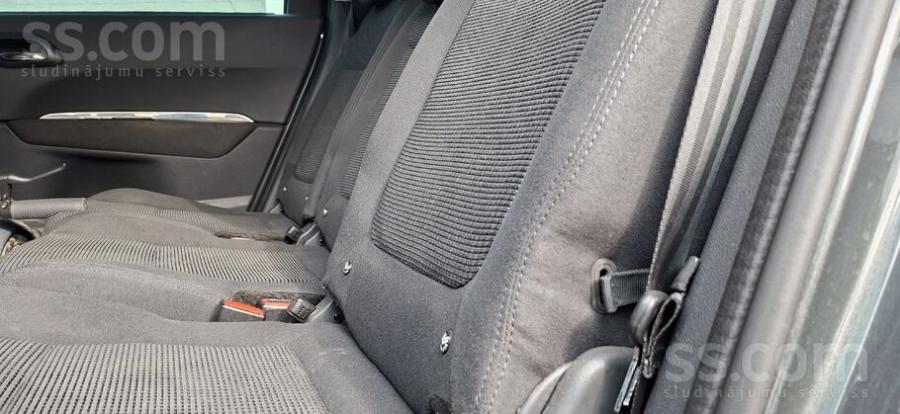 Pelēks Peugeot 5008 2013 Daugavpils, ar dzinēja tilpumu 2.00 L un nobraukumu 258 tūkst. km par 4500 €, foto 20 vietnē AUTOMOTO.COM.LV
