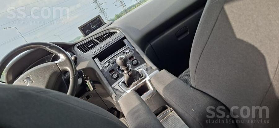 Pelēks Peugeot 5008 2013 Daugavpils, ar dzinēja tilpumu 2.00 L un nobraukumu 258 tūkst. km par 4500 €, foto 23 vietnē AUTOMOTO.COM.LV