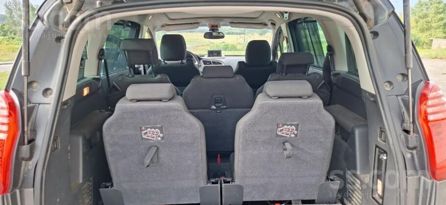 Pelēks Peugeot 5008 2013 Daugavpils, ar dzinēja tilpumu 2.00 L un nobraukumu 258 tūkst. km par 4500 €, foto 25 vietnē AUTOMOTO.COM.LV