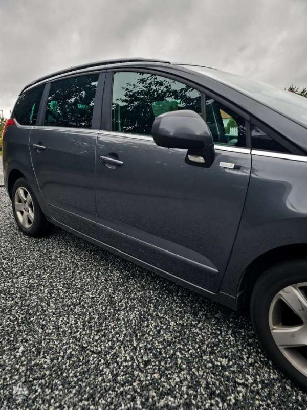 Grey Peugeot 5008 2013 in Kaunas, with an engine capacity of 1.56 L and mileage of 200 thousand km for 3500 €, photo 7 on AUTOMOTO.COM.LV