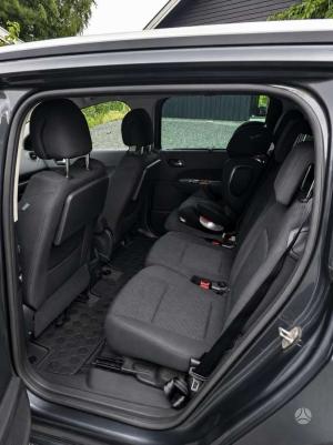 Grey Peugeot 5008 2013 in Kaunas, with an engine capacity of 1.56 L and mileage of 200 thousand km for 3500 €, photo 8 on AUTOMOTO.COM.LV