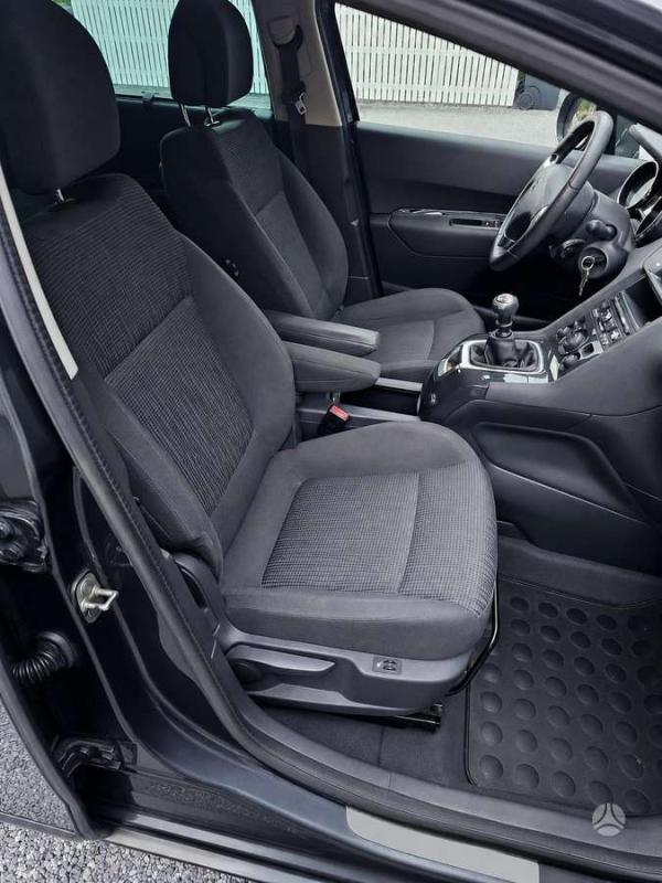 Grey Peugeot 5008 2013 in Kaunas, with an engine capacity of 1.56 L and mileage of 200 thousand km for 3500 €, photo 10 on AUTOMOTO.COM.LV