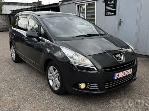 Pelēks Peugeot 5008 2013 Daugavpils, ar dzinēja tilpumu 2.00 L un nobraukumu 0 tūkst. km par 4500 €, foto  vietnē AUTOMOTO.COM.LV