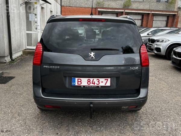 Pelēks Peugeot 5008 2013 Daugavpils, ar dzinēja tilpumu 2.00 L un nobraukumu 0 tūkst. km par 4500 €, foto 6 vietnē AUTOMOTO.COM.LV
