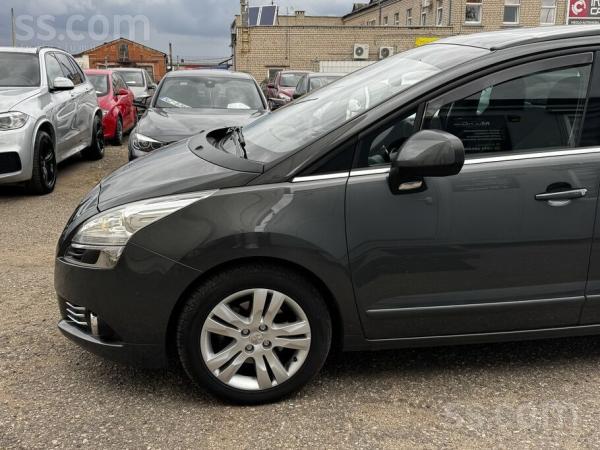 Pelēks Peugeot 5008 2013 Daugavpils, ar dzinēja tilpumu 2.00 L un nobraukumu 0 tūkst. km par 4500 €, foto 9 vietnē AUTOMOTO.COM.LV