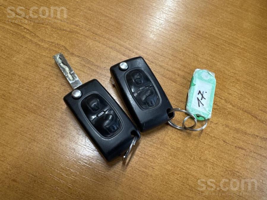 Серый Пежо 5008 2013 в Даугавпилс, объемом двигателя 2.00 л и пробегом 0 тыс. км за 4500 €, фото 29 на AUTOMOTO.COM.LV