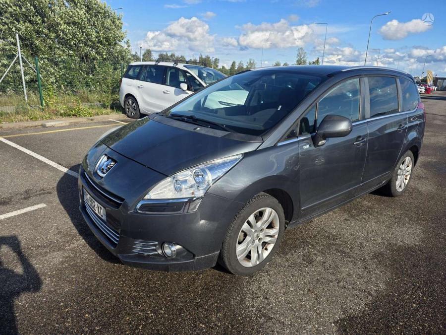 Pelēks Peugeot 5008 2013 Viļņa, ar dzinēja tilpumu 1.56 L un nobraukumu 256 tūkst. km par 3800 €, foto 7 vietnē AUTOMOTO.COM.LV