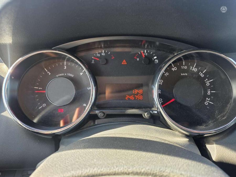 Pelēks Peugeot 5008 2013 Viļņa, ar dzinēja tilpumu 1.56 L un nobraukumu 256 tūkst. km par 3800 €, foto 11 vietnē AUTOMOTO.COM.LV