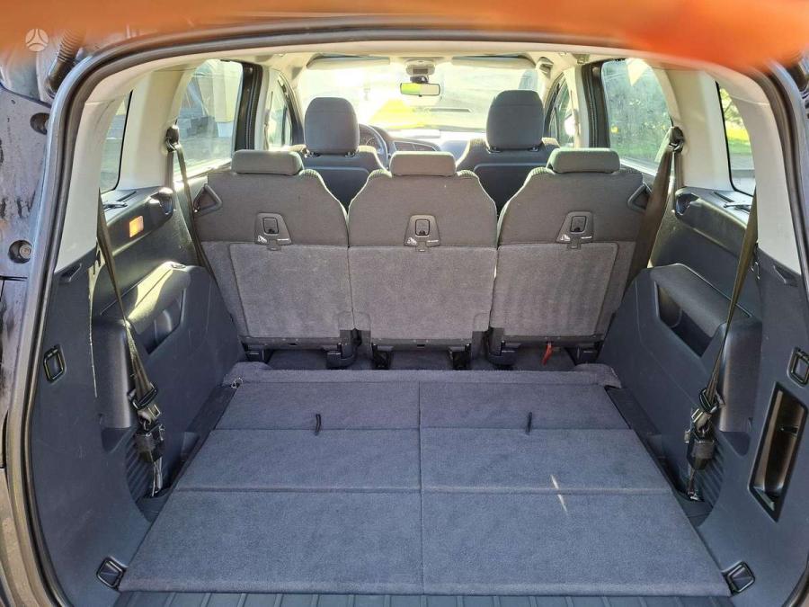 Pelēks Peugeot 5008 2013 Ukmergė, ar dzinēja tilpumu 1.60 L un nobraukumu 224 tūkst. km par 2999 €, foto 17 vietnē AUTOMOTO.COM.LV