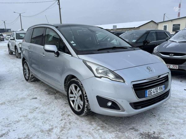 Pelēks Peugeot 5008 2014 Viļņa, ar dzinēja tilpumu 1.56 L un nobraukumu 240 tūkst. km par 5900 €, foto 2 vietnē AUTOMOTO.COM.LV