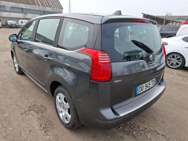 Grey Peugeot 5008 2014 in Taurage, with an engine capacity of 2.00 L and mileage of 231 thousand km for 4000 €, photo 2 on AUTOMOTO.COM.LV