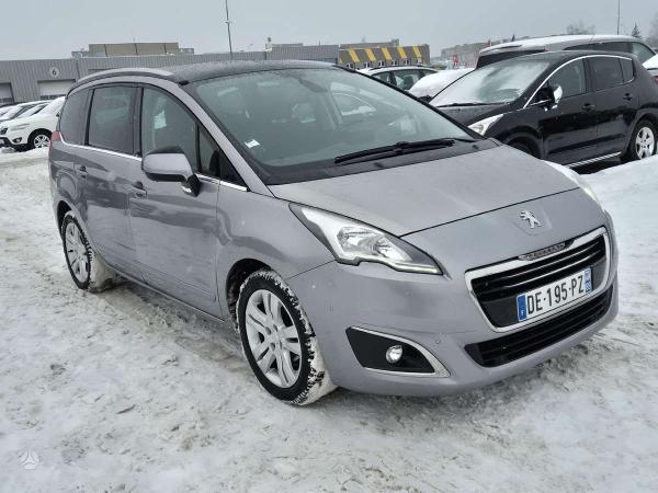 Grey Peugeot 5008 2014 in Taurage, with an engine capacity of 1.56 L and mileage of 220 thousand km for 5300 €, photo 3 on AUTOMOTO.COM.LV
