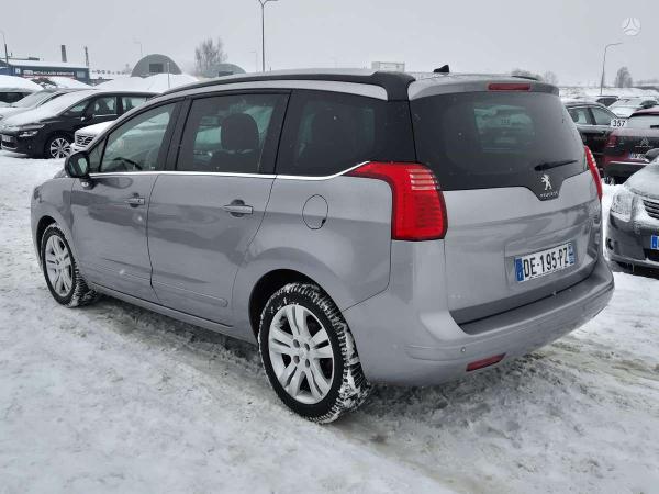 Grey Peugeot 5008 2014 in Taurage, with an engine capacity of 1.56 L and mileage of 220 thousand km for 5300 €, photo 6 on AUTOMOTO.COM.LV