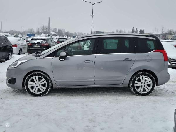 Grey Peugeot 5008 2014 in Taurage, with an engine capacity of 1.56 L and mileage of 220 thousand km for 5300 €, photo 7 on AUTOMOTO.COM.LV