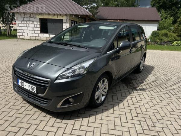 Grey Peugeot 5008 2014 in Kraslava, with an engine capacity of 2.00 L and mileage of 221 thousand km for 5150 €, photo 1 on AUTOMOTO.COM.LV