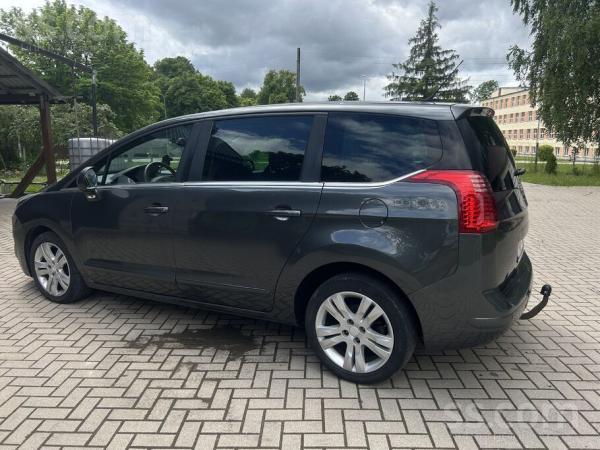 Grey Peugeot 5008 2014 in Kraslava, with an engine capacity of 2.00 L and mileage of 221 thousand km for 5150 €, photo 4 on AUTOMOTO.COM.LV