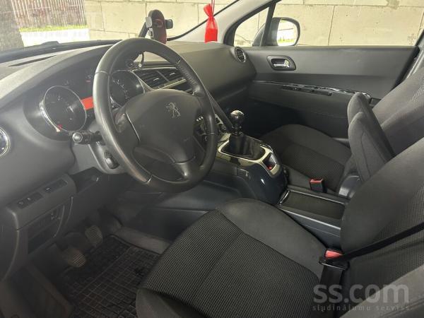 Grey Peugeot 5008 2014 in Kraslava, with an engine capacity of 2.00 L and mileage of 221 thousand km for 5150 €, photo 7 on AUTOMOTO.COM.LV