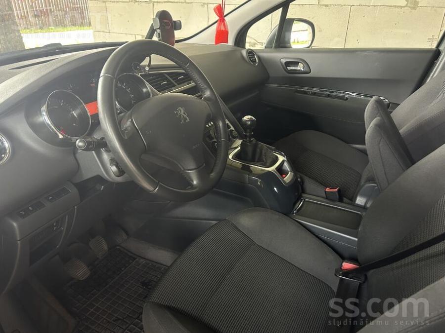 Grey Peugeot 5008 2014 in Kraslava, with an engine capacity of 2.00 L and mileage of 221 thousand km for 5150 €, photo 8 on AUTOMOTO.COM.LV