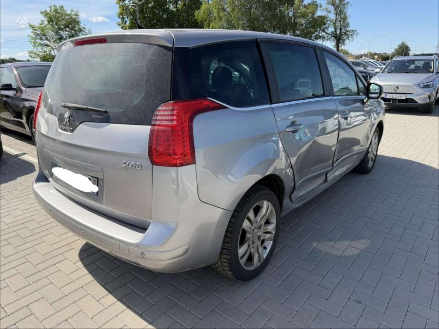Серый Пежо 5008 2014 в Таураге, объемом двигателя 1.56 л и пробегом 259 тыс. км за 3600 €, фото 6 на AUTOMOTO.COM.LV