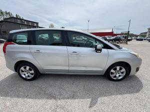 Pelēks Peugeot 5008 2014 Šauļi, ar dzinēja tilpumu 1.56 L un nobraukumu 270 tūkst. km par 3950 €, foto 6 vietnē AUTOMOTO.COM.LV