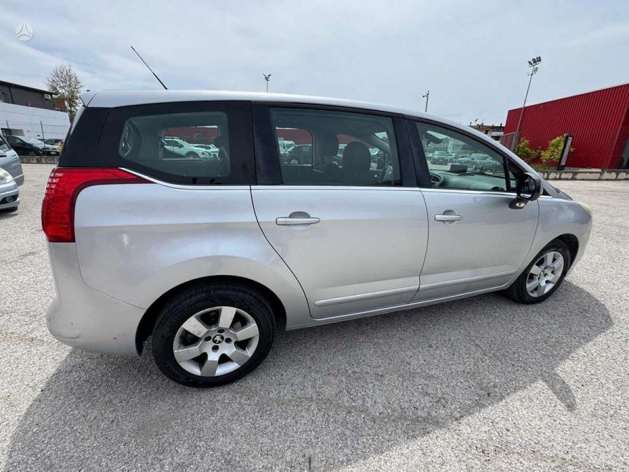 Pelēks Peugeot 5008 2014 Šauļi, ar dzinēja tilpumu 1.56 L un nobraukumu 270 tūkst. km par 3950 €, foto 7 vietnē AUTOMOTO.COM.LV