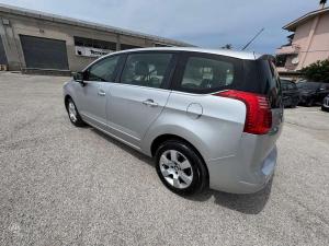 Pelēks Peugeot 5008 2014 Šauļi, ar dzinēja tilpumu 1.56 L un nobraukumu 270 tūkst. km par 3950 €, foto 8 vietnē AUTOMOTO.COM.LV