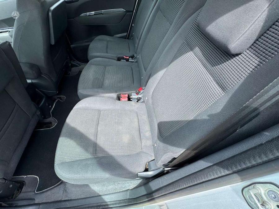 Pelēks Peugeot 5008 2014 Šauļi, ar dzinēja tilpumu 1.56 L un nobraukumu 270 tūkst. km par 3950 €, foto 12 vietnē AUTOMOTO.COM.LV