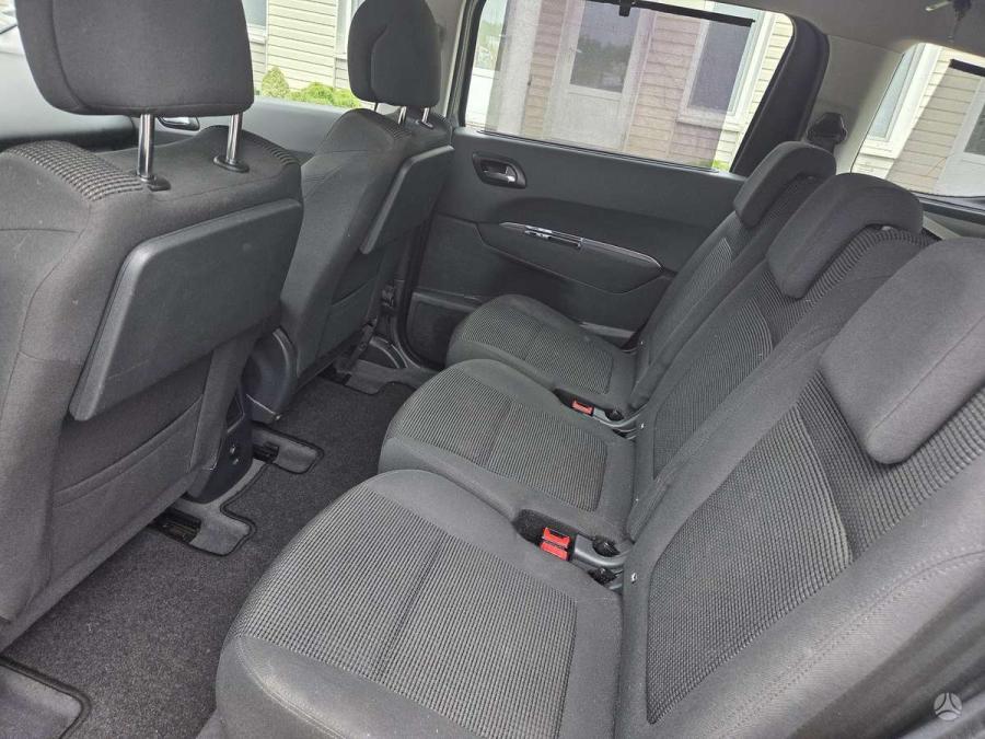 Grey Peugeot 5008 2014 in Vilnius, with an engine capacity of 1.56 L and mileage of 216 thousand km for 4600 €, photo 16 on AUTOMOTO.COM.LV