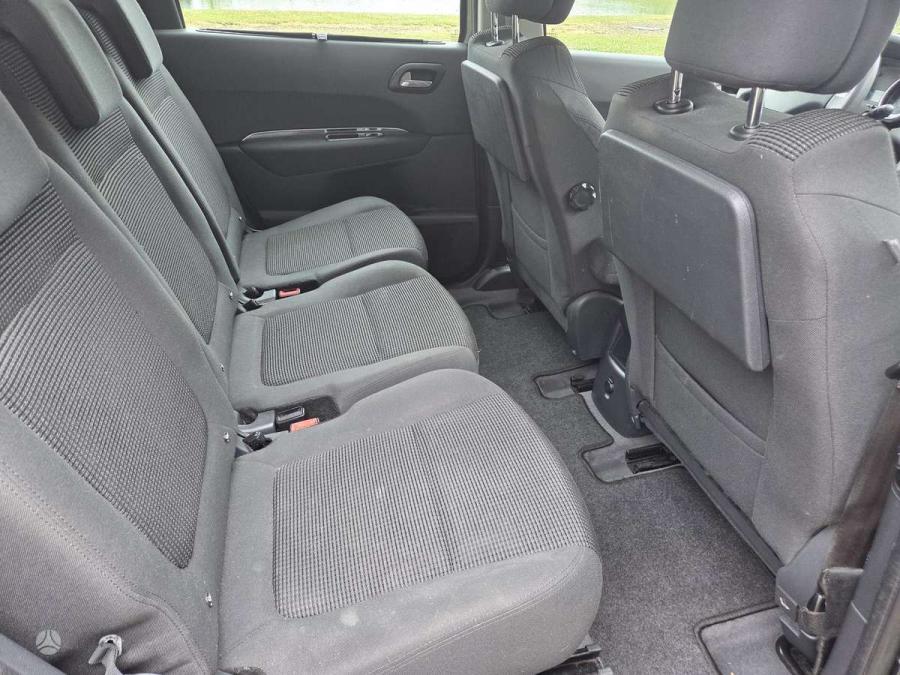Grey Peugeot 5008 2014 in Vilnius, with an engine capacity of 1.56 L and mileage of 216 thousand km for 4600 €, photo 17 on AUTOMOTO.COM.LV