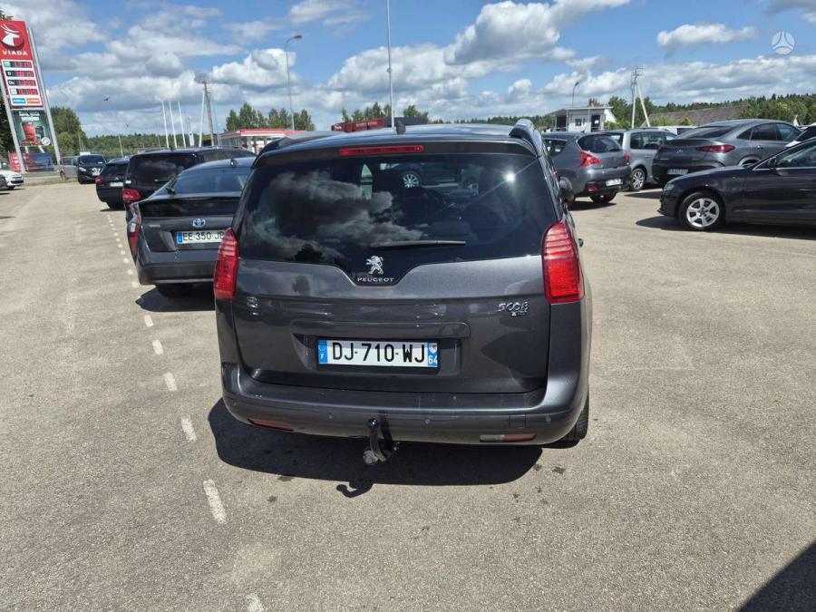 Серый Пежо 5008 2014 в Таураге, объемом двигателя 1.56 л и пробегом 132 тыс. км за 6000 €, фото 5 на AUTOMOTO.COM.LV