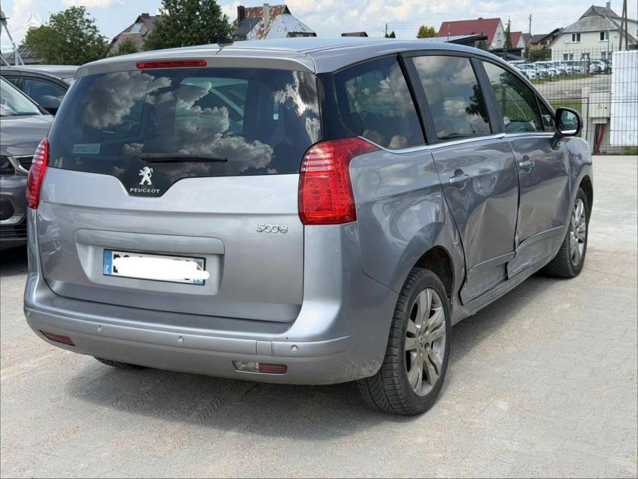 Pelēks Peugeot 5008 2014 Tauragė, ar dzinēja tilpumu 1.56 L un nobraukumu 259 tūkst. km par 3600 €, foto 4 vietnē AUTOMOTO.COM.LV