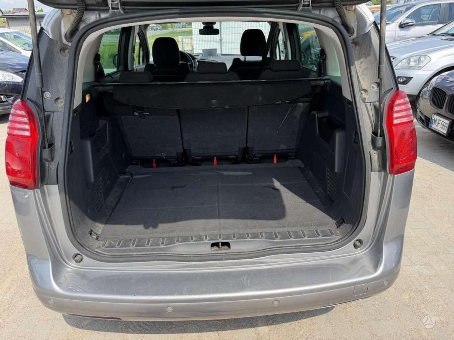 Pelēks Peugeot 5008 2014 Tauragė, ar dzinēja tilpumu 1.56 L un nobraukumu 259 tūkst. km par 3600 €, foto 10 vietnē AUTOMOTO.COM.LV