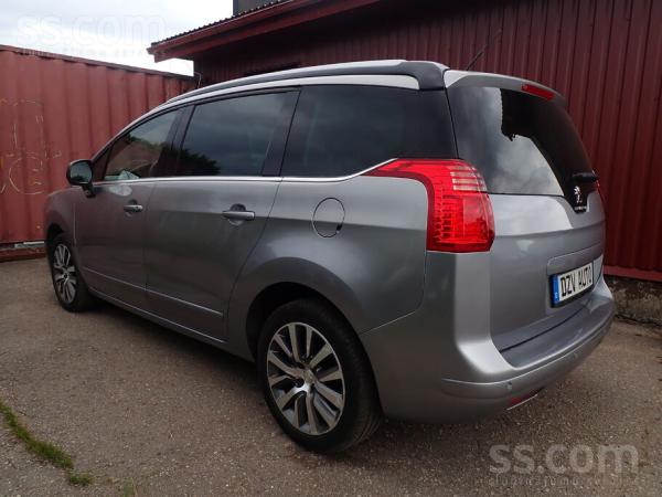 Pelēks Peugeot 5008 2014 Liepāja, ar dzinēja tilpumu 1.60 L un nobraukumu 145 tūkst. km par 6950 €, foto 3 vietnē AUTOMOTO.COM.LV