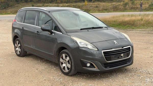 Pelēks Peugeot 5008 2014 Viļņa, ar dzinēja tilpumu 1.56 L un nobraukumu 220 tūkst. km par 4200 €, foto 4 vietnē AUTOMOTO.COM.LV