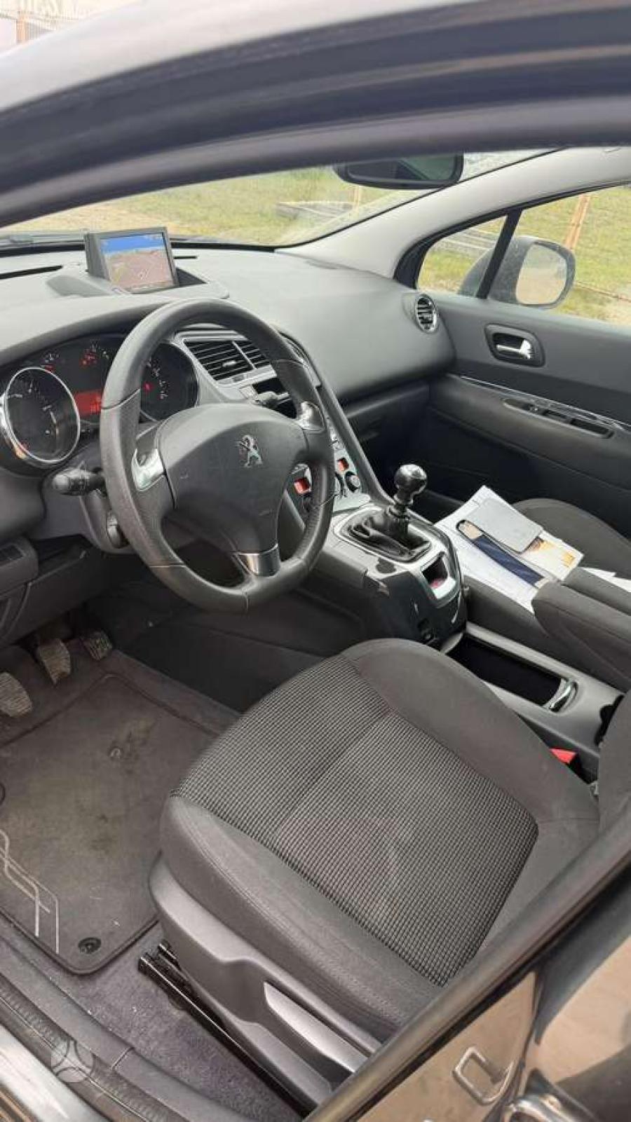 Grey Peugeot 5008 2014 in Vilnius, with an engine capacity of 1.56 L and mileage of 220 thousand km for 4200 €, photo 8 on AUTOMOTO.COM.LV