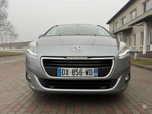 Pelēks Peugeot 5008 2015 Viļņa, ar dzinēja tilpumu 1.56 L un nobraukumu 233 tūkst. km par 6200 €, foto 4 vietnē AUTOMOTO.COM.LV