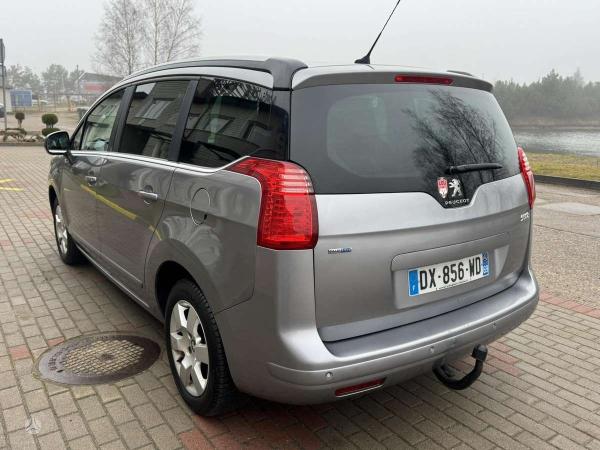 Pelēks Peugeot 5008 2015 Viļņa, ar dzinēja tilpumu 1.56 L un nobraukumu 233 tūkst. km par 6200 €, foto 5 vietnē AUTOMOTO.COM.LV
