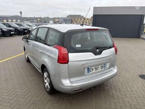 Grey Peugeot 5008 2015 in Taurage, with an engine capacity of 1.56 L and mileage of 212 thousand km for 5000 €, photo 6 on AUTOMOTO.COM.LV